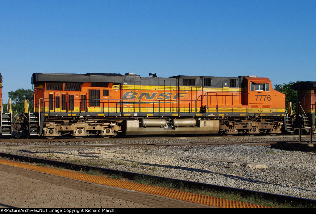 BNSF 7776